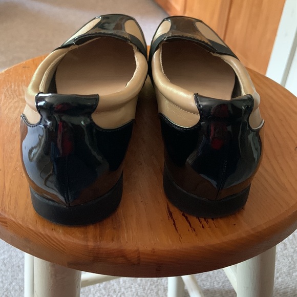 Taryn Rose | Shoes | Taryn Rose Travelers Taurus Tan And Black Patent ...